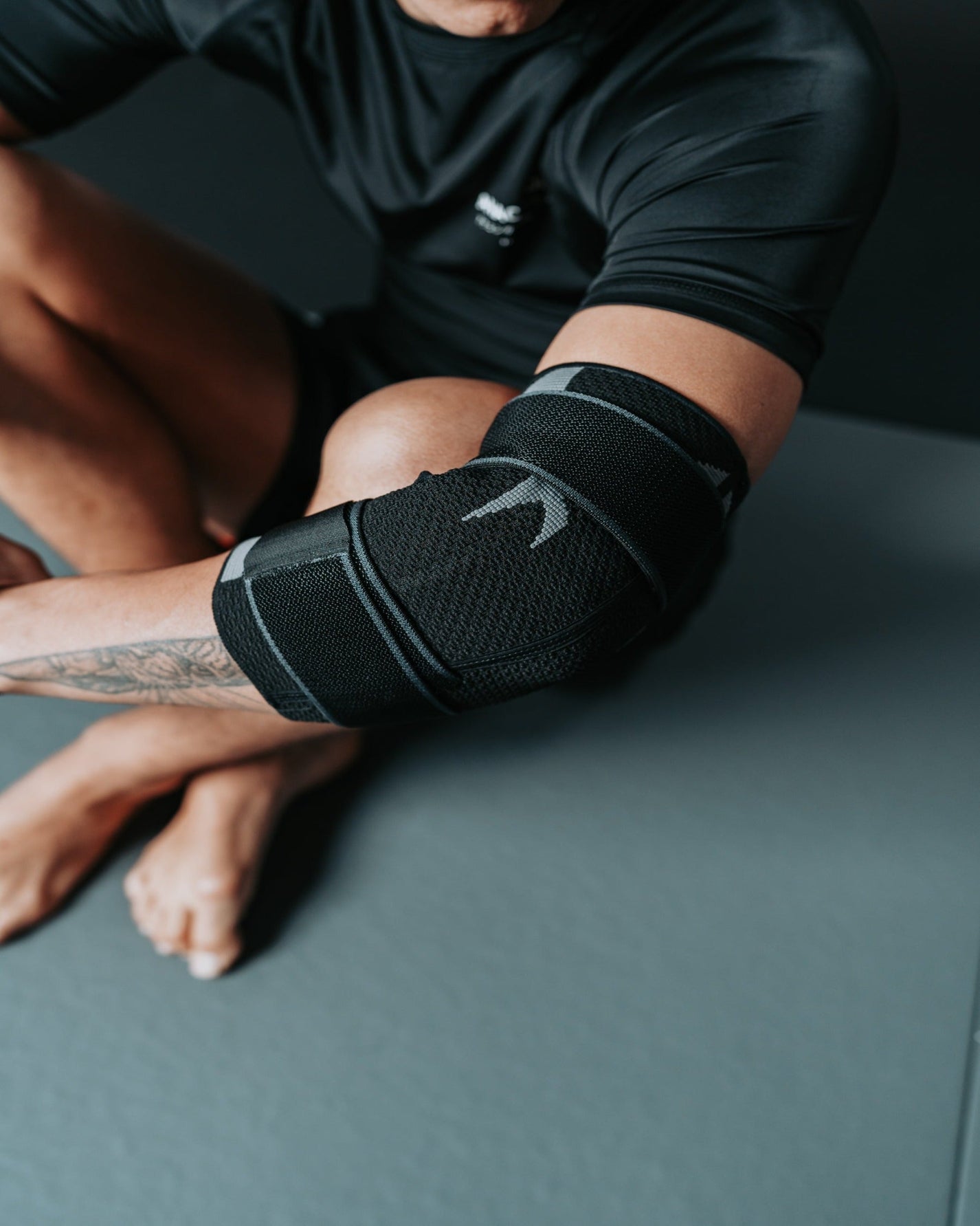 Professional Elbow Brace With Compression For MMA Practitioners ...